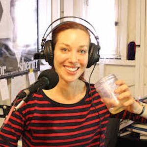 Alie Ward Bio, Age, Height, Husband, Ologies, Parents, Net Worth