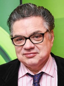 Oliver Platt Age, Bio, Young, Height, Wife, Net Worth, and Movies